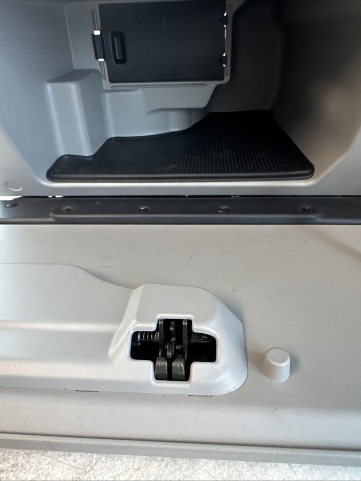 02-07 Buick Rendezvous Glove Box Tan VF617110430104 | eBay