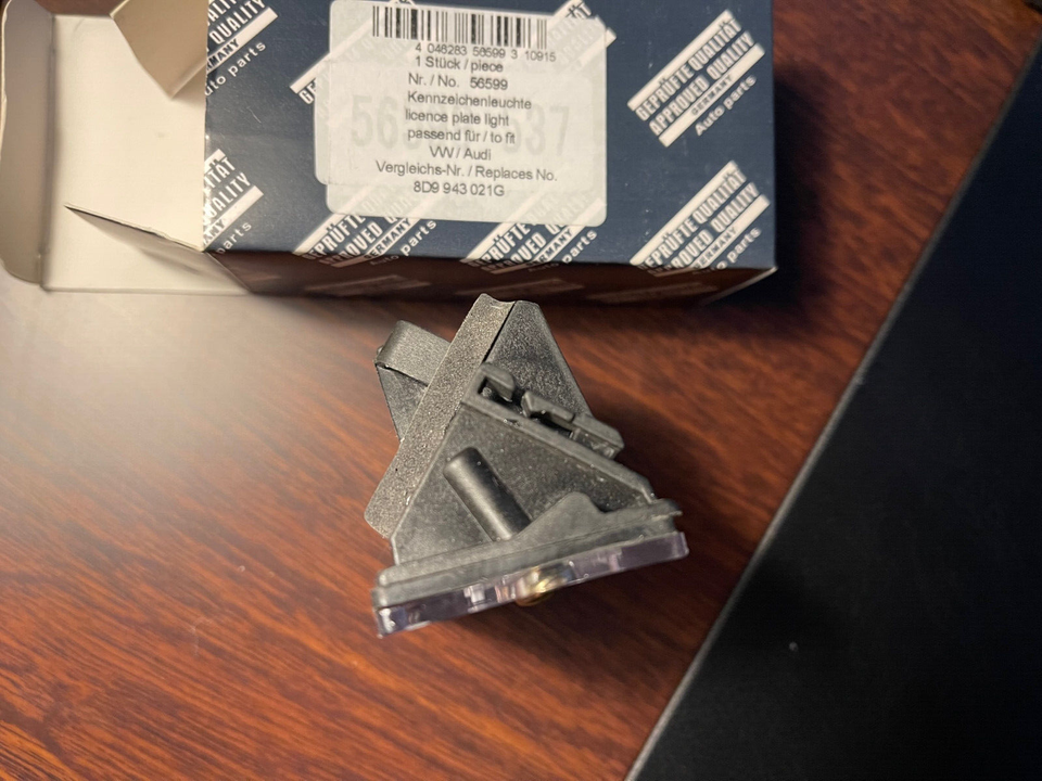 Audi A4 B5 Avant 1995-2001 Licence Plate Light left 8D9943021G, 56599 ...