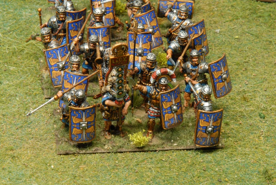 Victrix Imperial Roman 28mm Legionary Attacking | eBay