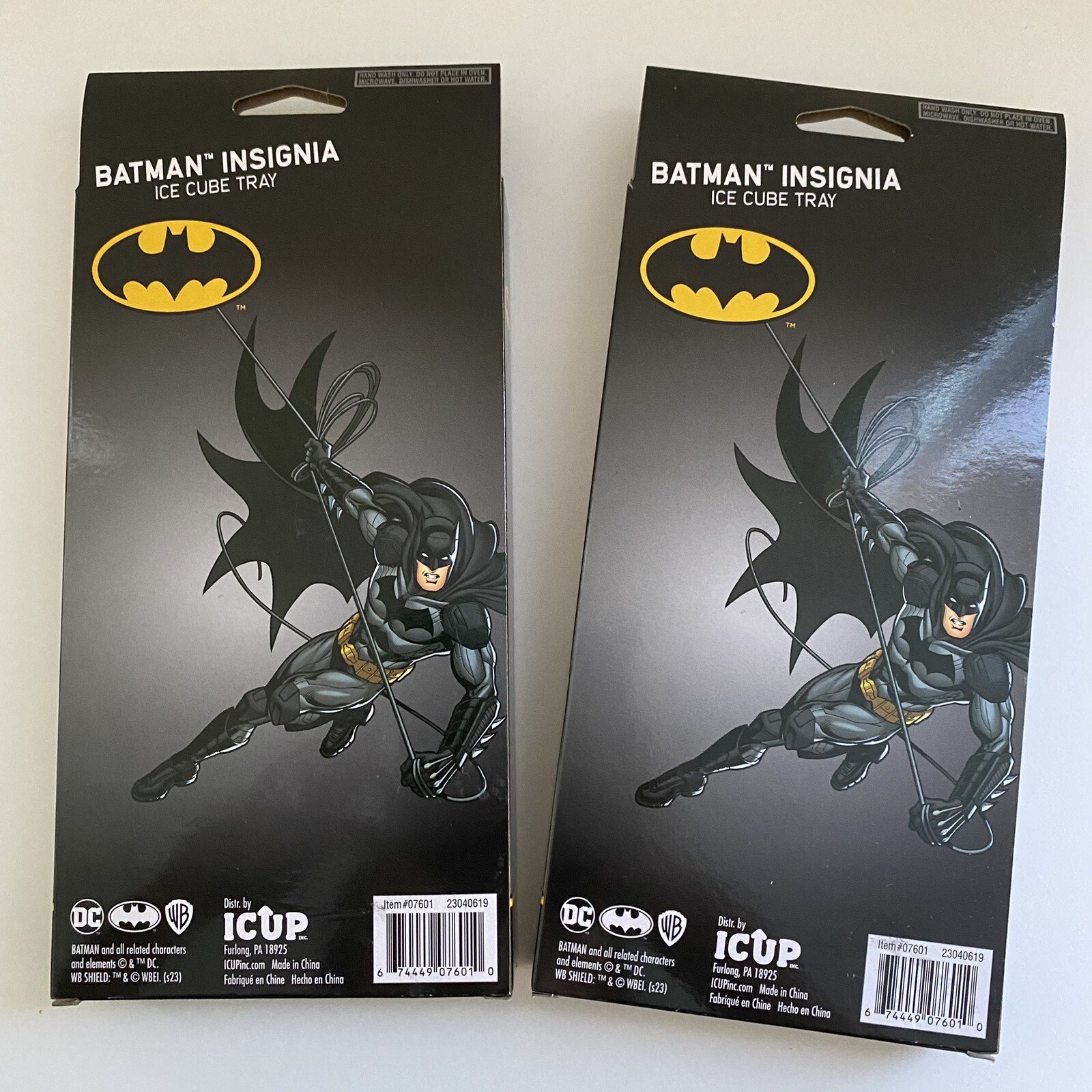 BATMAN Silicone Kitchen Ice Cube Tray Batman Symbol Gray DC Comics Set ...
