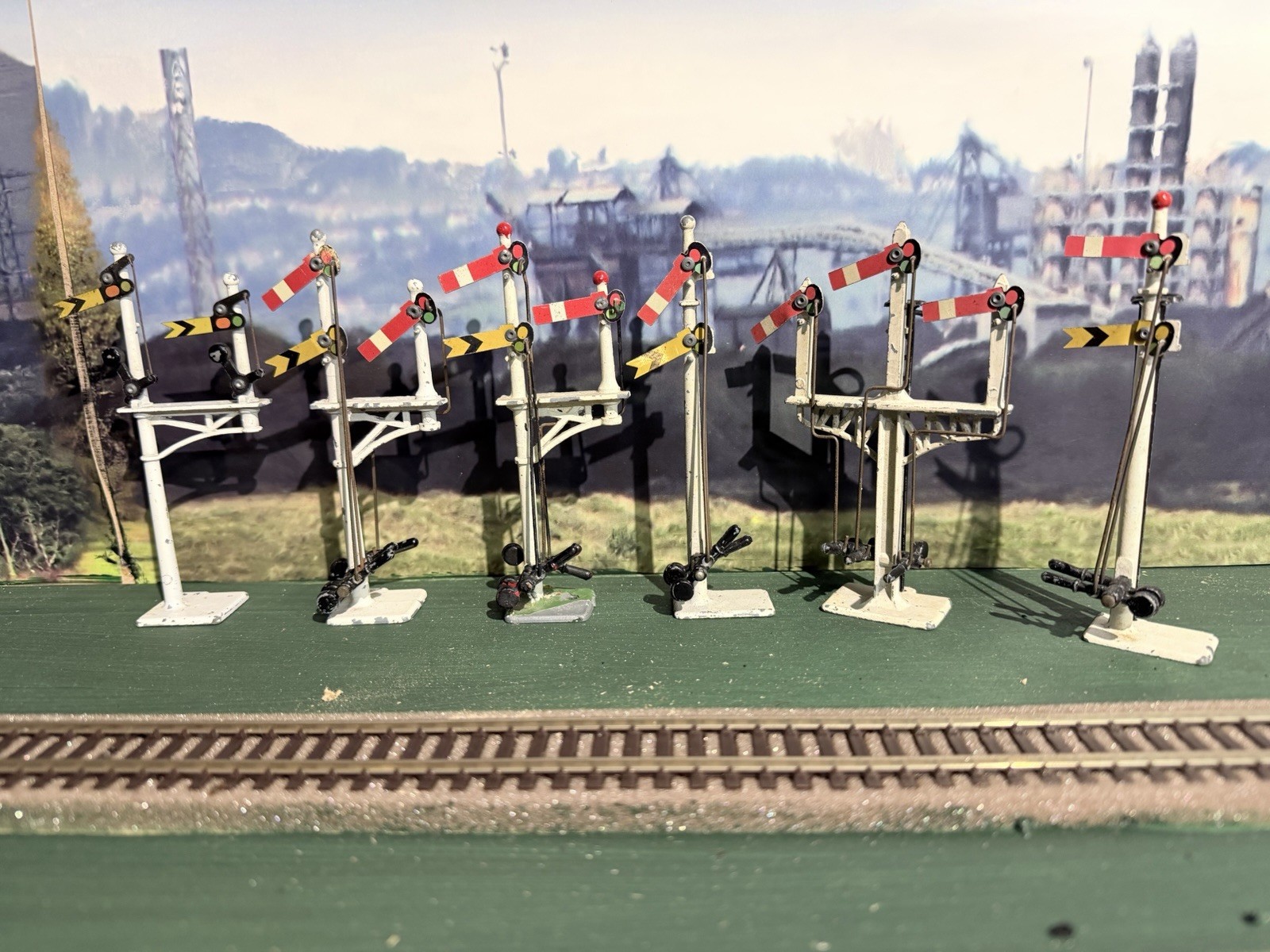 OO Gauge Assortment Of Crescent Railway Signals- Six In Total | eBay UK