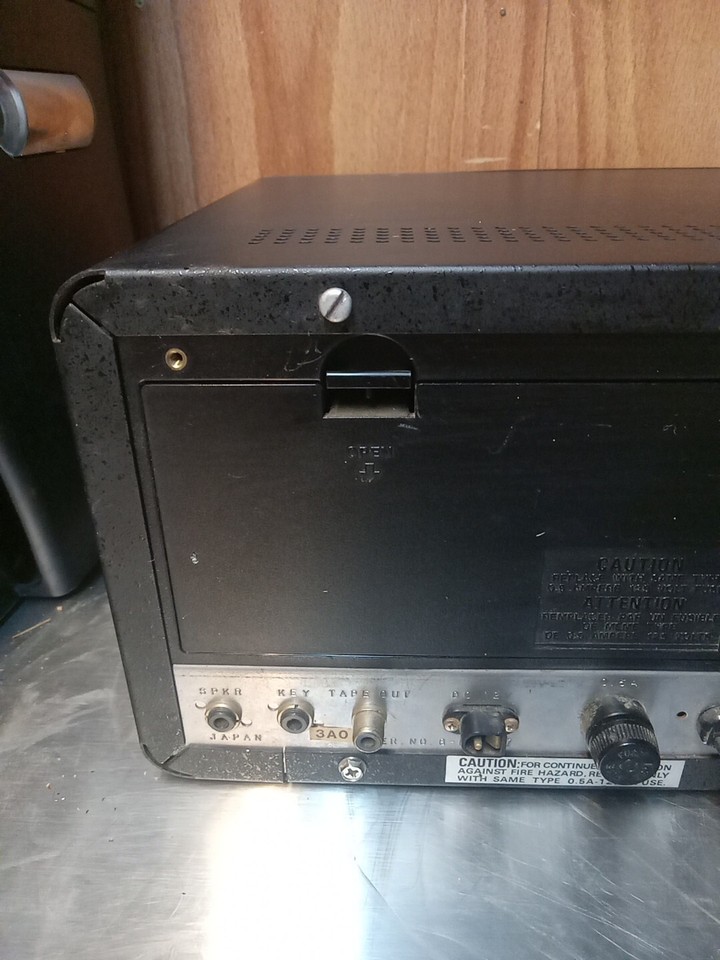 REALISTIC DX-302 COMMUNICATIONS RECEIVER 10Khz to 30Mhz Powers On (DE ...