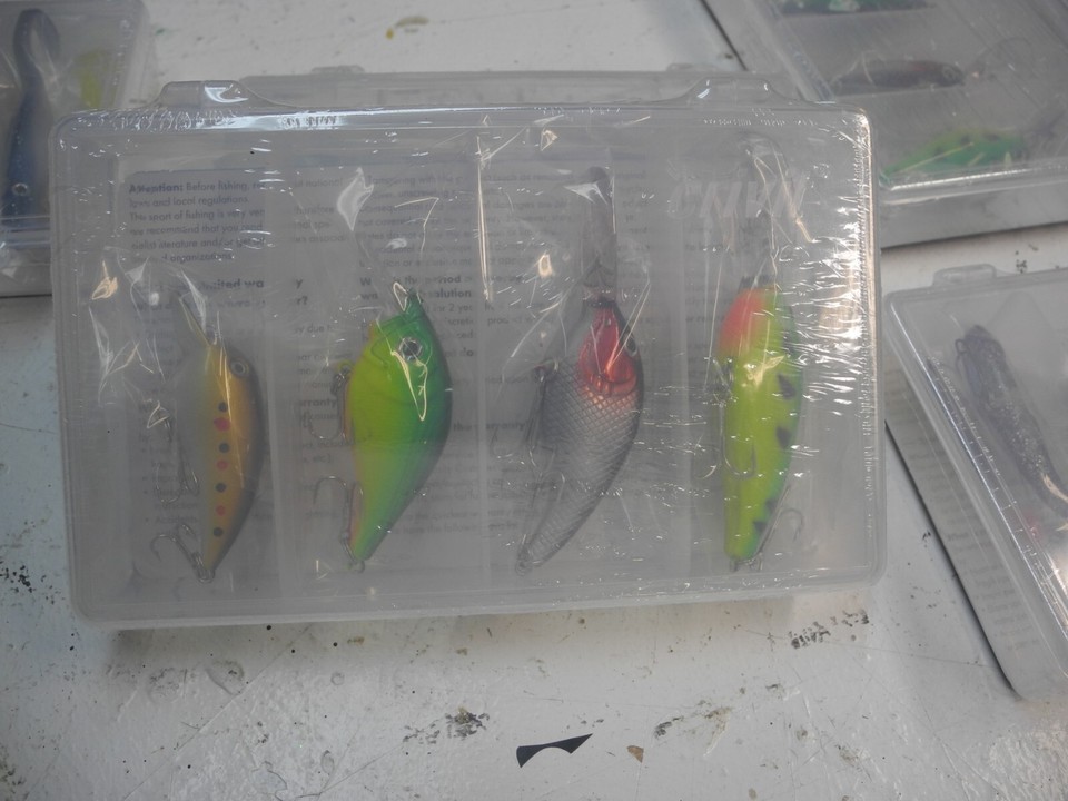 fishing lure package deal 28 lures with 6 carrying cases new | eBay