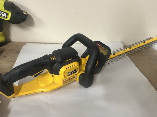 DEWALT DCHT820B 20V MAX Li-Ion 22 Inch Compact Hedge Trimmer (Tool Only ...