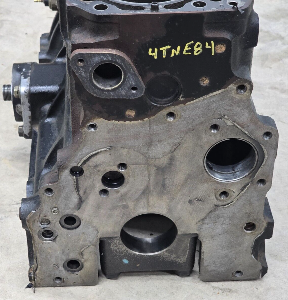 AM879992 John Deere 4610 Tractor Engine Block Yanmar 4TNE84 | eBay