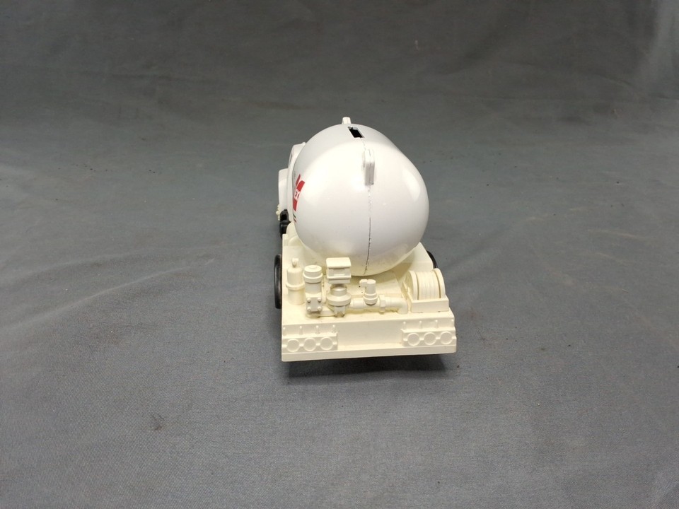 Ertl Ford F700 Propane Truck Locking Coin Bank CENEX LAND O' LAKES , 1/ ...