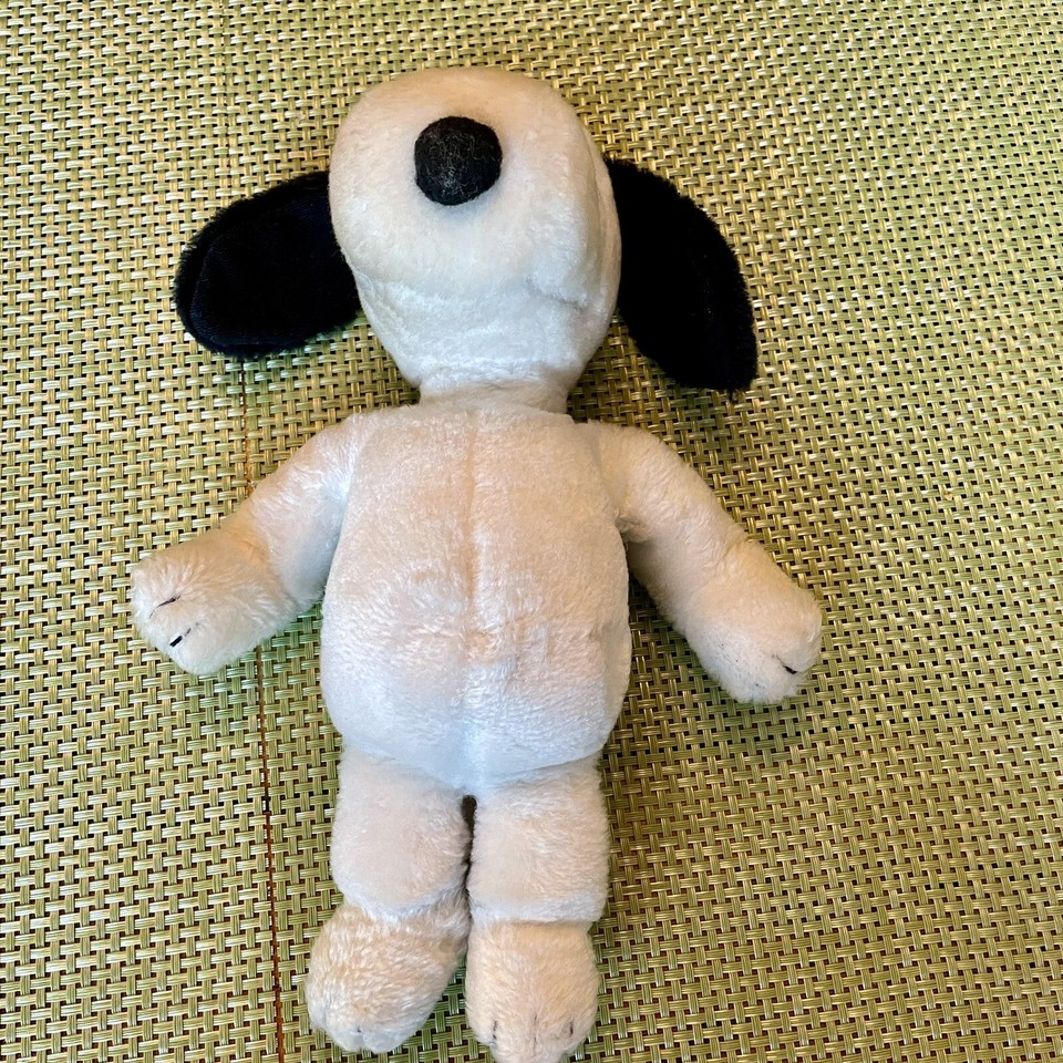 Vintage Peanuts Snoopy 1963 Wardrobe Trunk Plush Nine Outfits ...