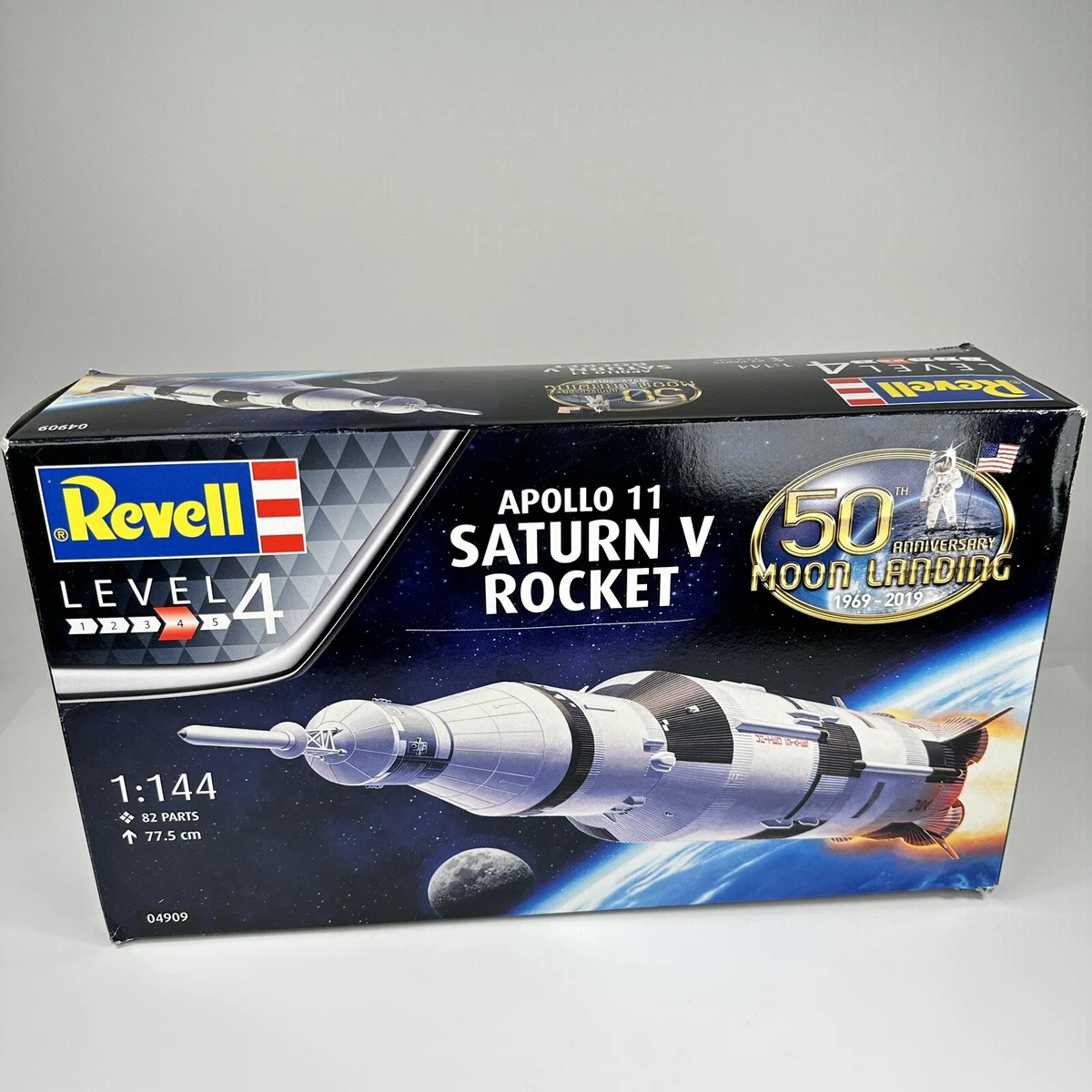 Revell 1969 Saturn V Apollo Rocket Pictures