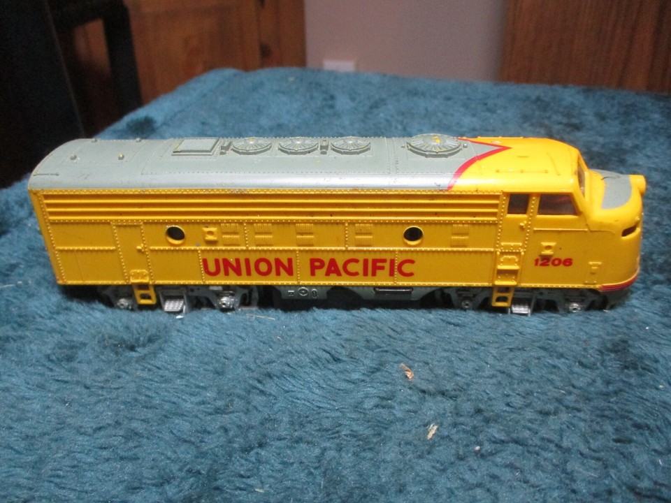 Vintage Bachmann HO Union Pacific Diesel Locomotive #1206 Tested Runs W ...