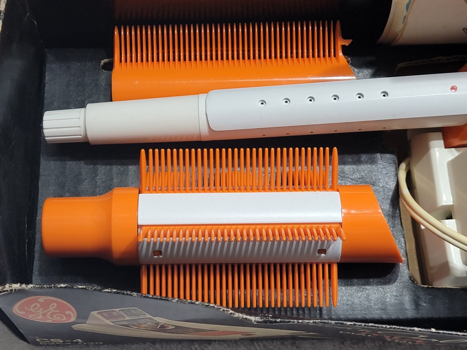 VINTAGE GE TOUCH 'N CURL IV MIST STEAM CURLING IRON BRUSH W/ATTACHMENTS ...