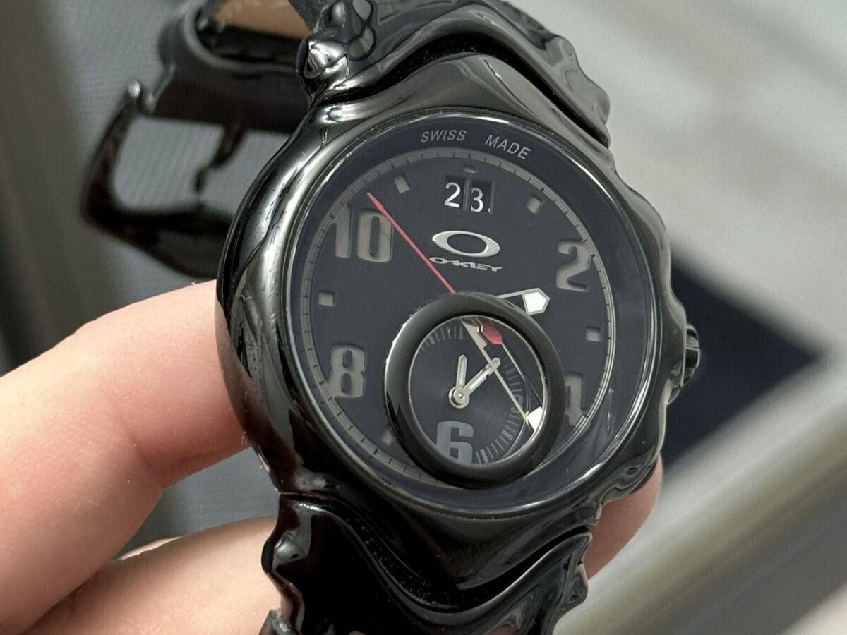 Oakley Judge 2 Chronograph Black Dial Swiss Wrist Watch 2004 Oakley Judge 2 Chronograph Black Dial Swiss Wrist Watch 2004