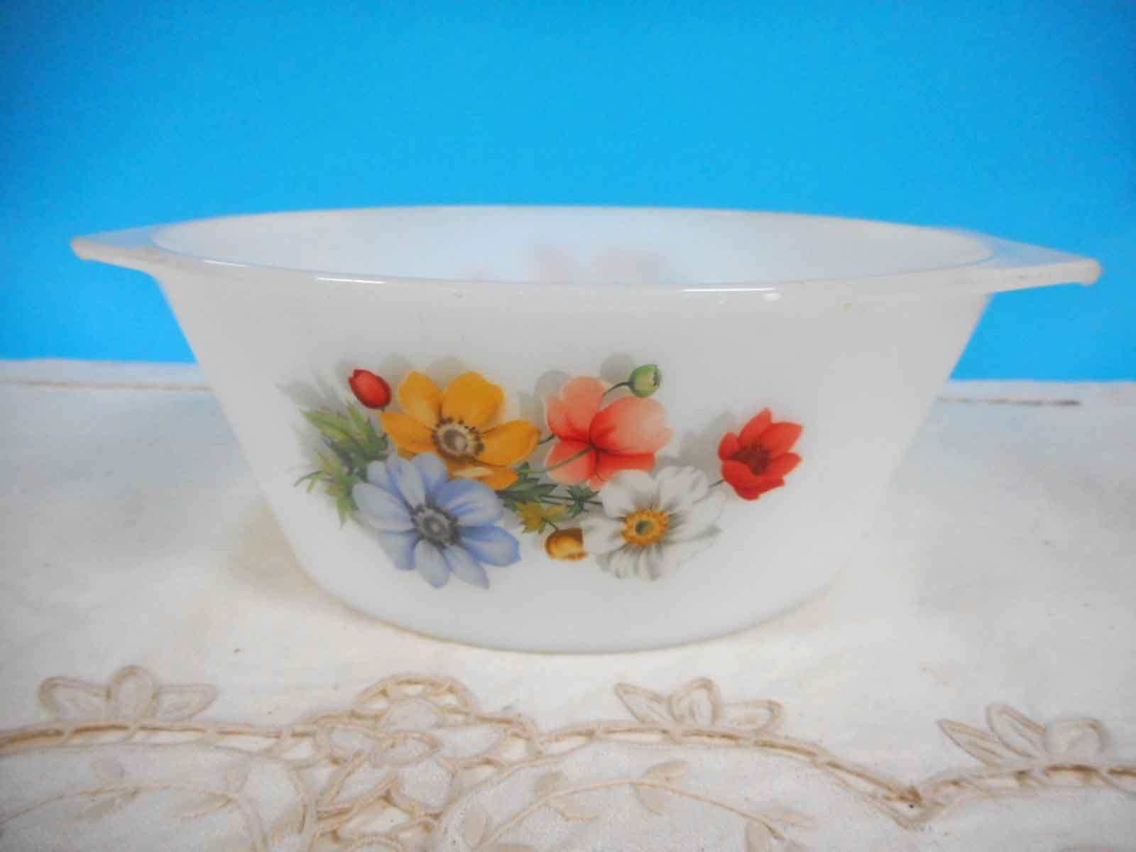 Vintage Pyrex, Milk Glass Arcopal 'Anemone' casserole dish - Excellent ...