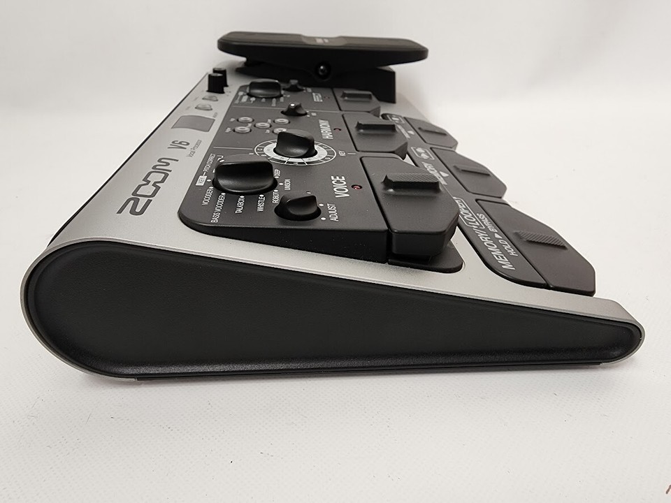 Zoom V6 Vocal Processor Effects Pedal With Microphone | eBay