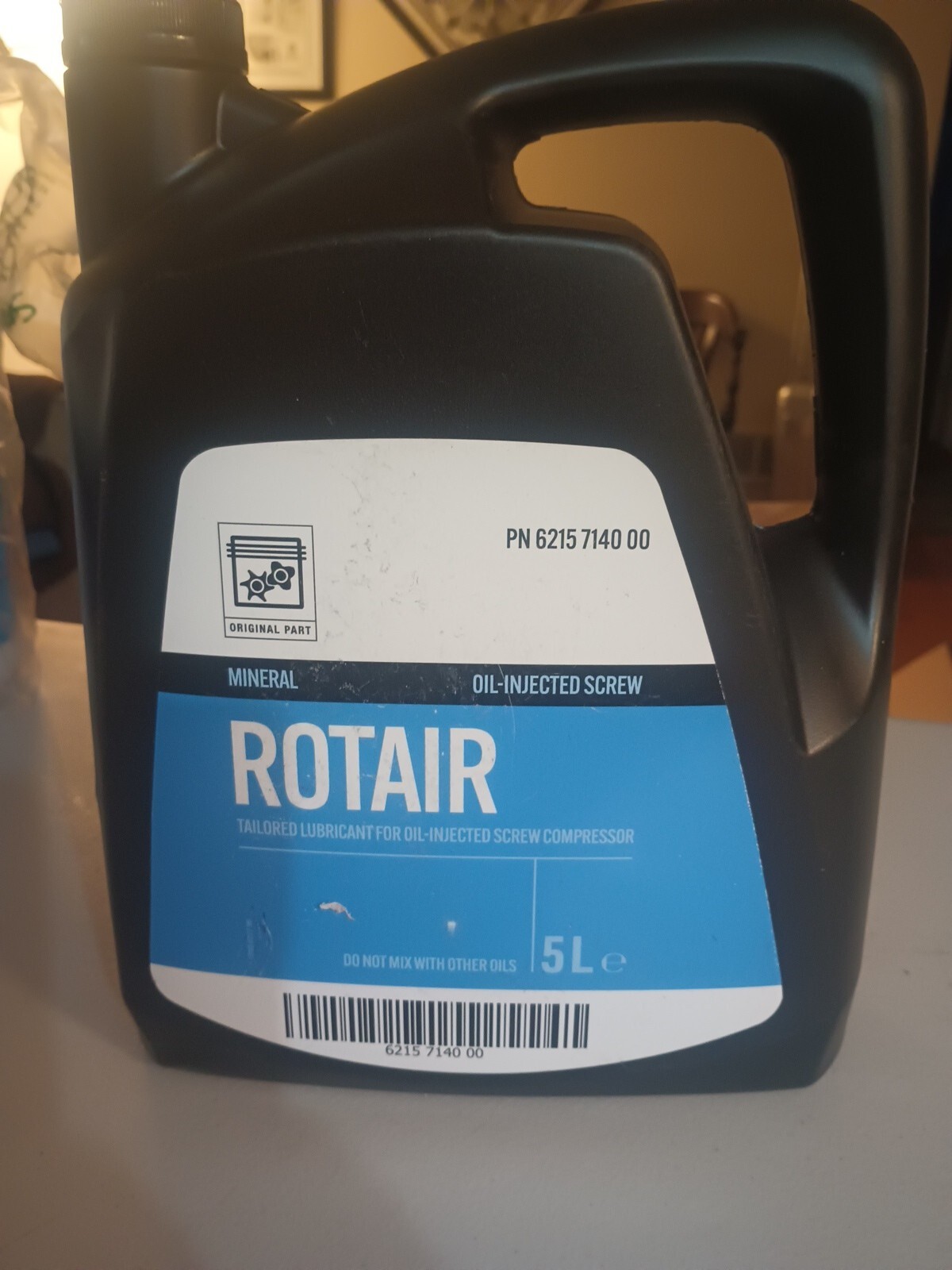Rotair 6215 7140 00 Compressor Oil,1.32 Gal. 5 LITERS OIL INJECTED ...