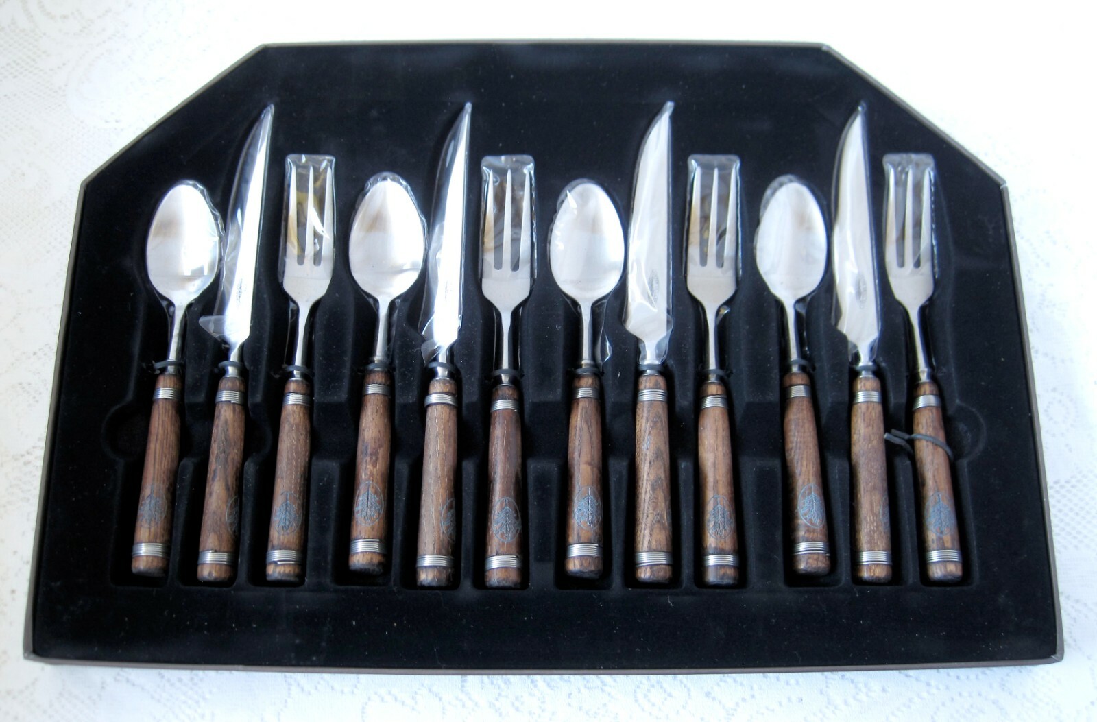 LODGE SILVERWARE Teton Grill Company Cabin Eating Utensils 12 Pc Set | eBay