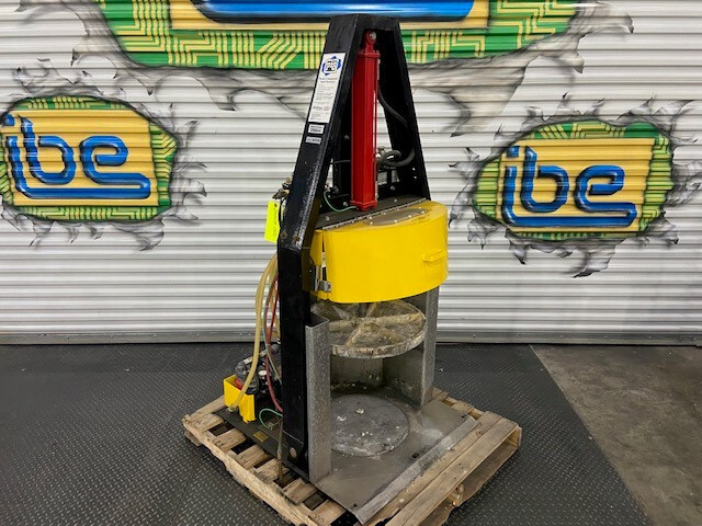 Pig DRM656 Waste Compactor Press For Flammable Liquids Pneumatic Air ...