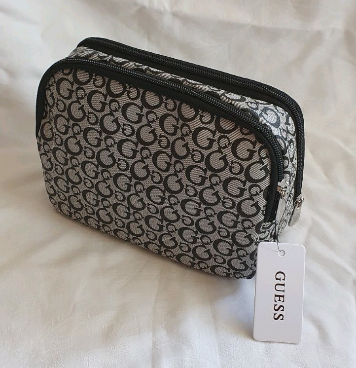 ڿڰۣ GUESS Black & Grey RHODES SIGNATURE LOGO Design COSMETICS MAKEUP ...