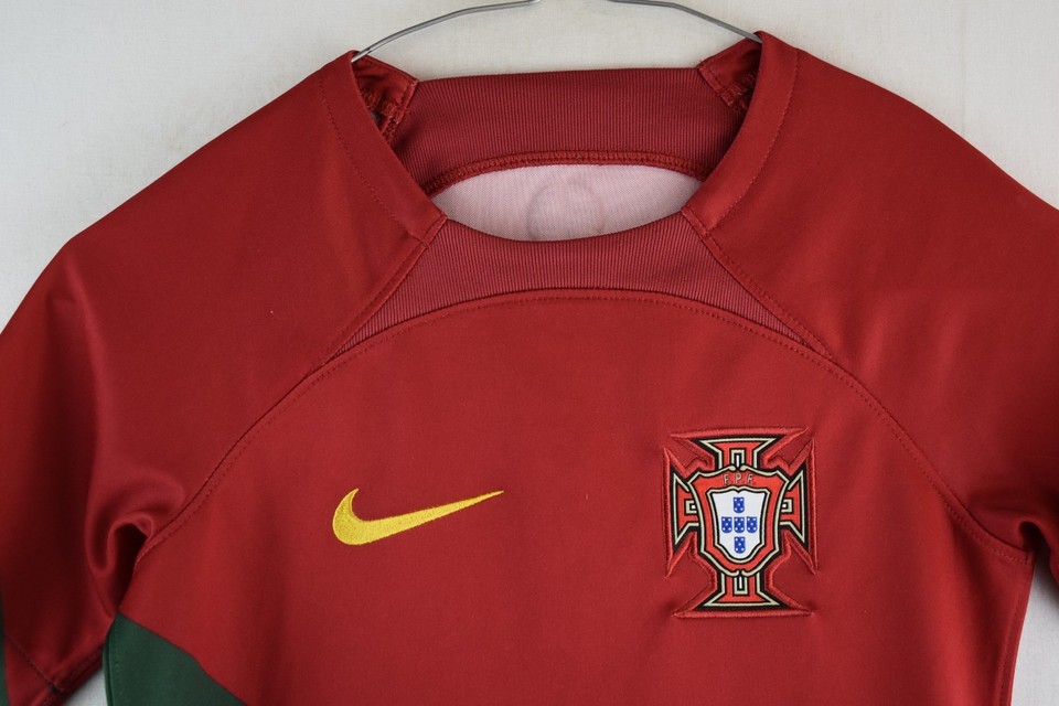 NIKE Portugal 2022/23 Home Football Shirt size S Boys Kids 128-137Cm #7 ...