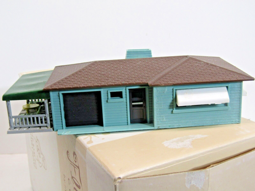 Vintage HO Scale Plasticville Ranch House w/covered patio Bachmann ...