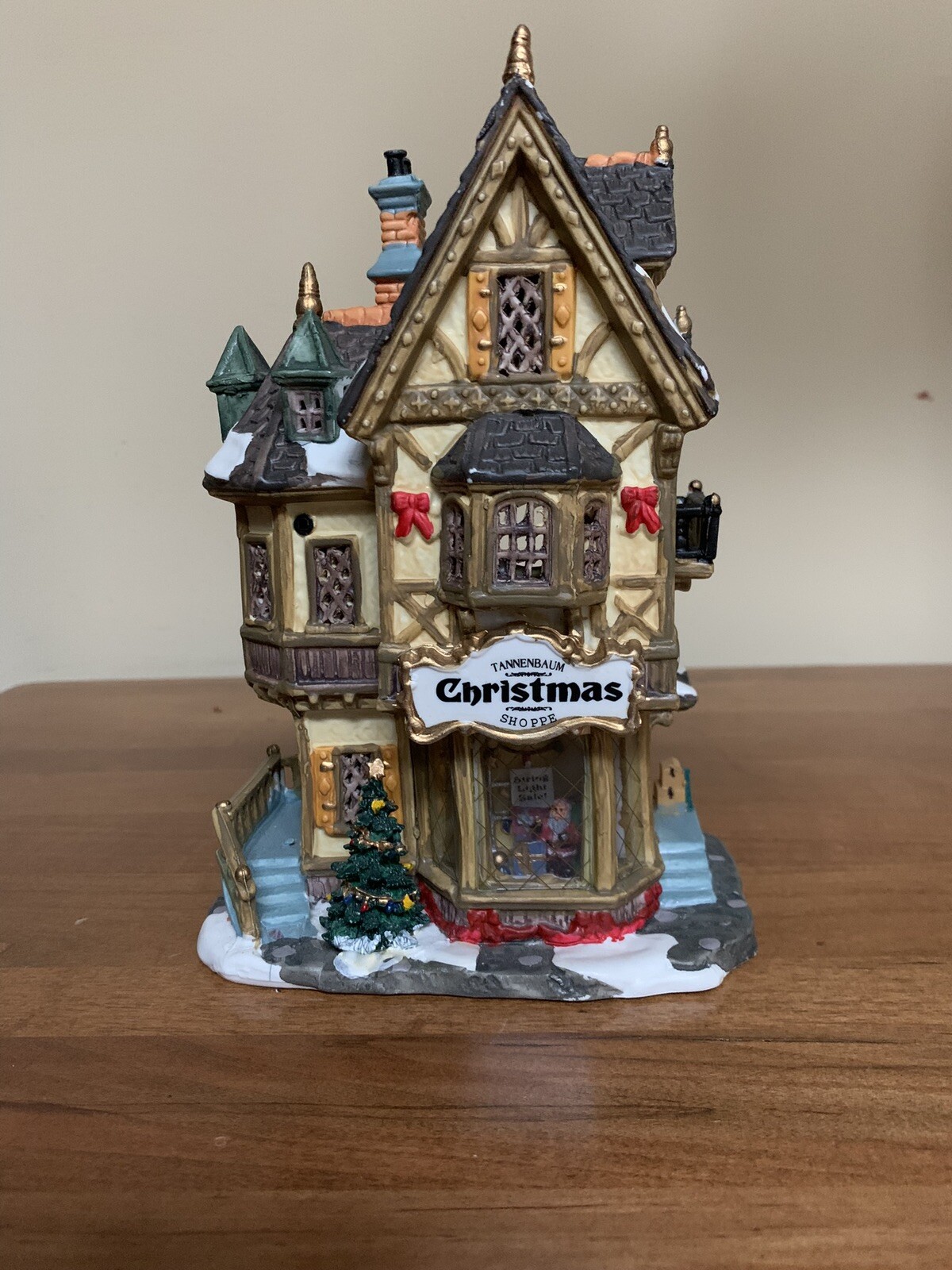 LEMAX Tannenbaum Christmas Shoppe Carole Towne Collection Village Store ...