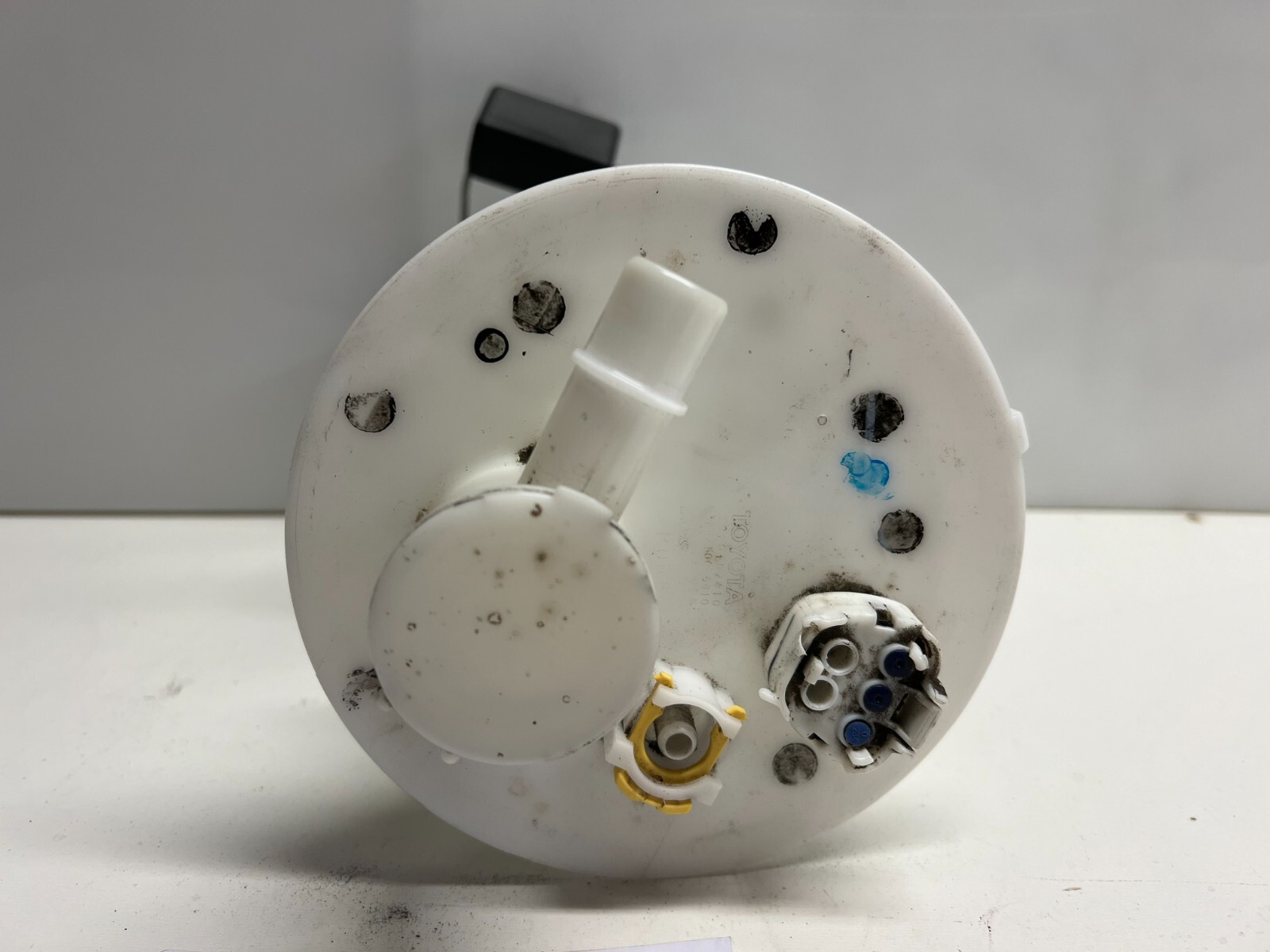 2014-2019 TOYOTA COROLLA OEM FUEL GAS PUMP ASSEMBLY 77020-02410 | eBay