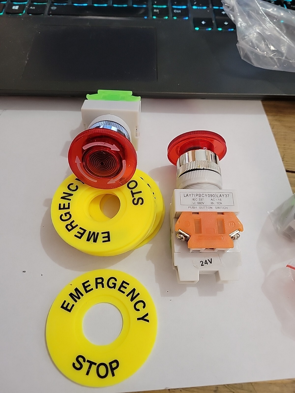 INDUSTRIAL controls EMERGENCY shut off switch lighted 24v - max 660V ...