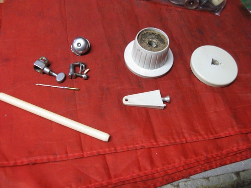 Singer 640 Touch & Sew Sewing Machine Parts Needle Clamp Spool Pin ...