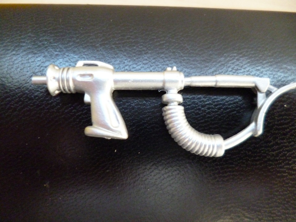 Doctor Who Invasion Cybermen Collect Build Cyber Controller GUN ...