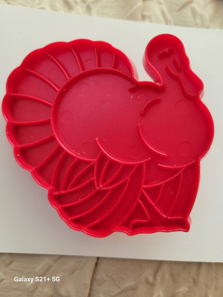 Lot 7 Vintage Red Tupperware Cookie Cutters Man Pig Turkey Santa Happy ...