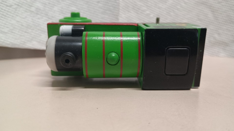 BROKEN WHEEL AND NO SOUND Thomas and Friends Wooden Railway Talking ...