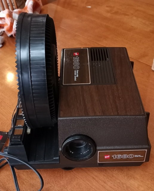 Vintage GAF Model 1680 35mm Slide Projector Works Great With Manual ...