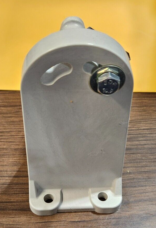 NEW Bruno Stairlift Mounting Bracket (foot) SRE-3050 SRE-2010 SRE-3000 ...