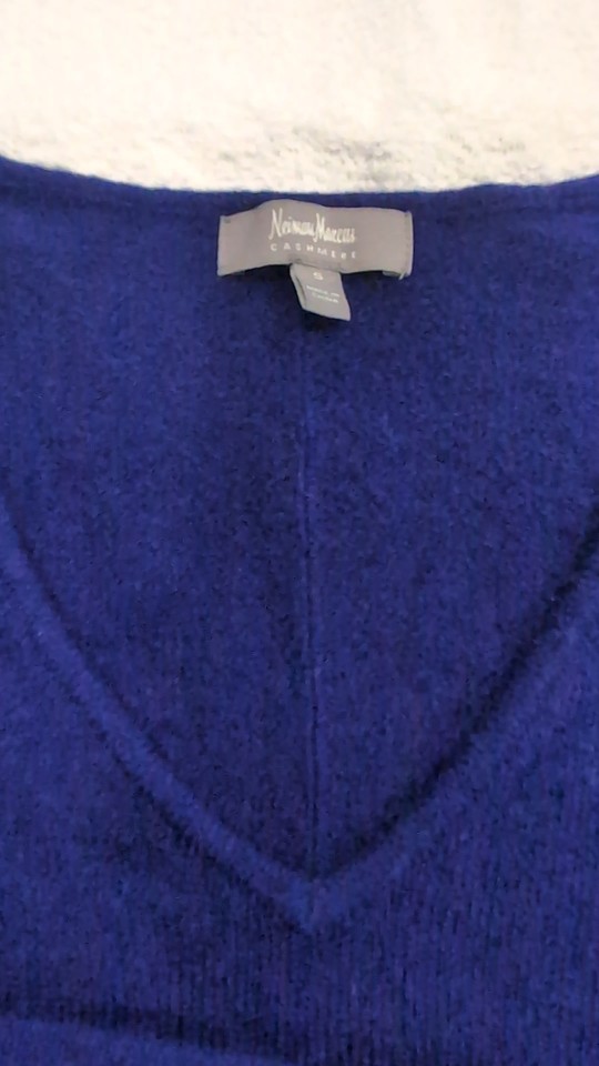 100% Cashmere v neck Sweater Neiman Marcus | eBay