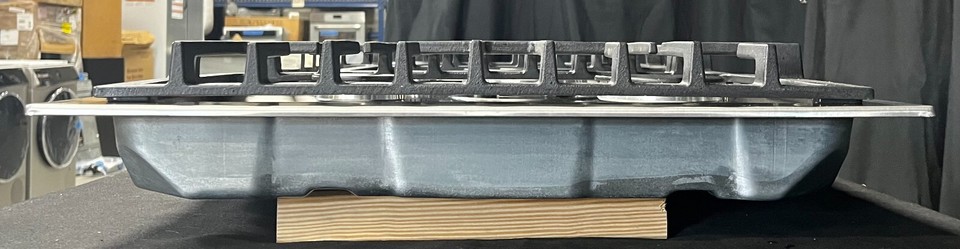 Bosch 800 Series NGM8658UC 36" Gas Cooktop with 5 Sealed Burners, Heavy ...