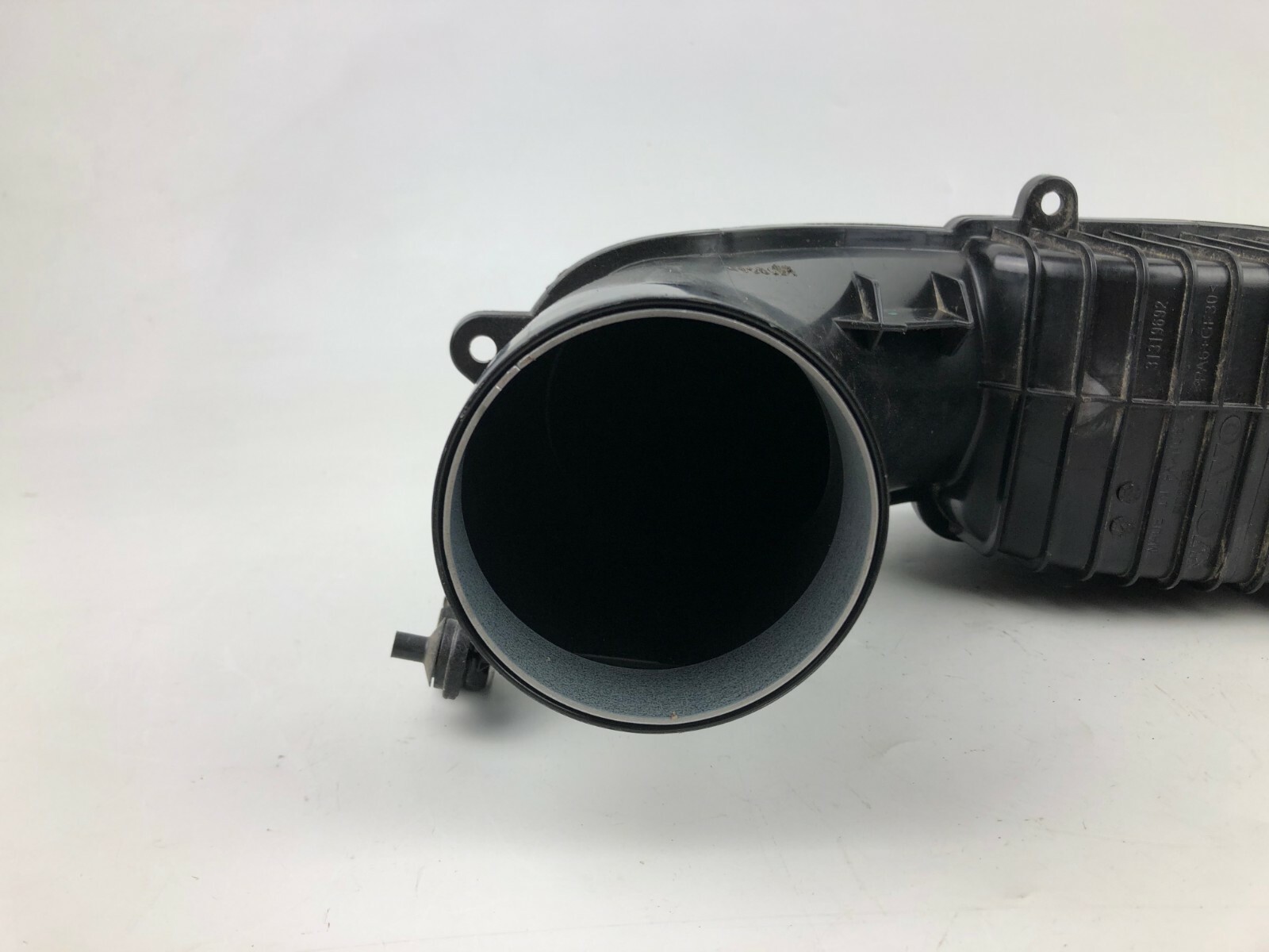 Volvo V40 S60 XC60 Engine Air Intake Inlet Hose With Resonator Unit ...