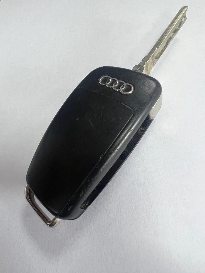GENUINE AUDI 3 BUTTON REMOTE FLIP KEY FOB A3 S3 TT ETC TESTED! 8P0 837 ...