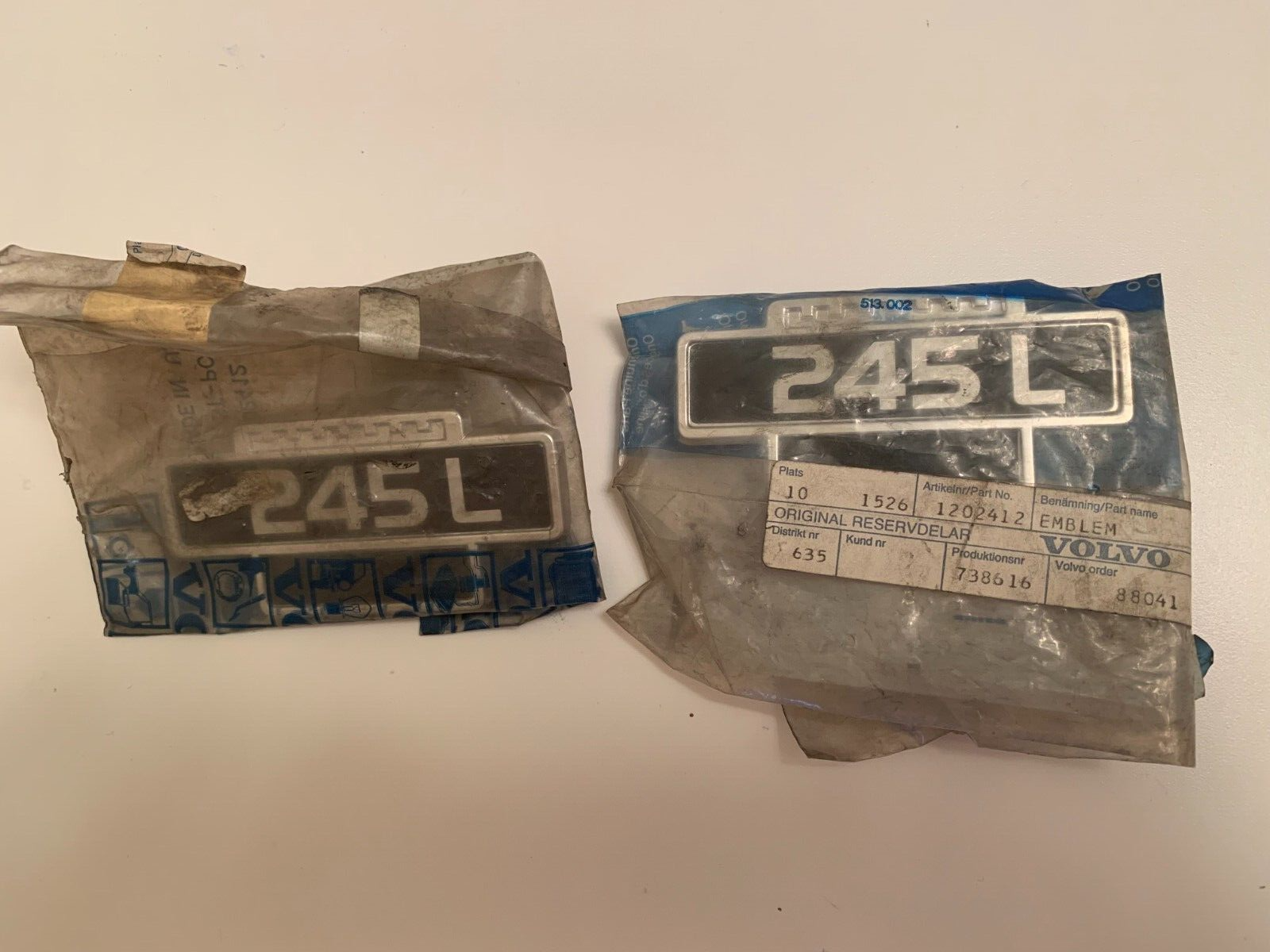 Pair (2) NOS Volvo Fender Emblems emblem 240 245 L 245L Rare 1202412 ...