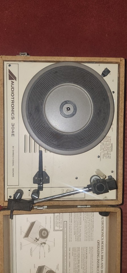 Vintage 1970s Audiotronics 4-Speed Portable Record Player 🎧 304E Works ...
