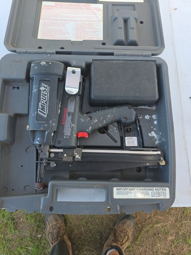 Itw Paslode Impulse Im250F nail gun framing *UNTESTED* Nailer And Case ...