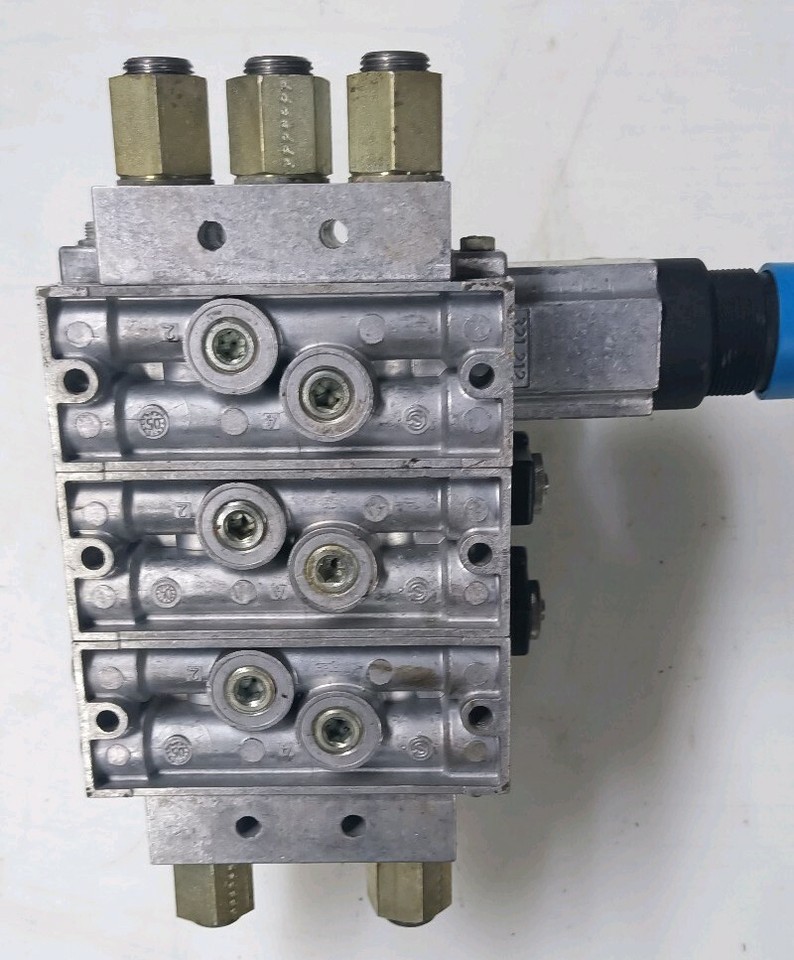 FESTO (VDMA 24 345-D-1) 3-Station Pneumatic Valve Bank Assembly. | eBay