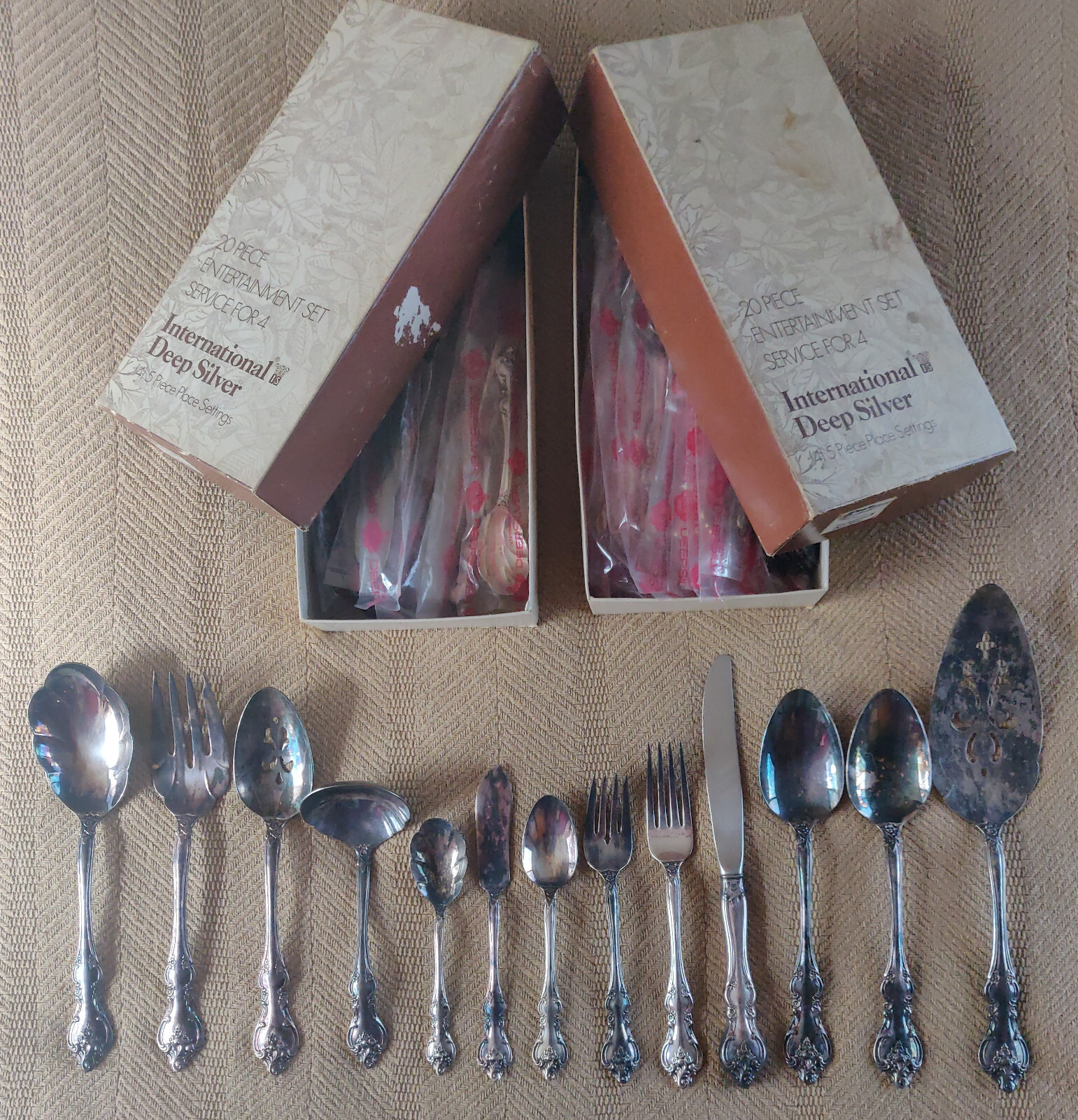 56 pc International Deep Silver Orleans silverware set 7 place setting ...