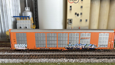 HO Scale Trains Multi-Max Auto Rack with Graffiti BNSF TTGX UP CPKC NS ...