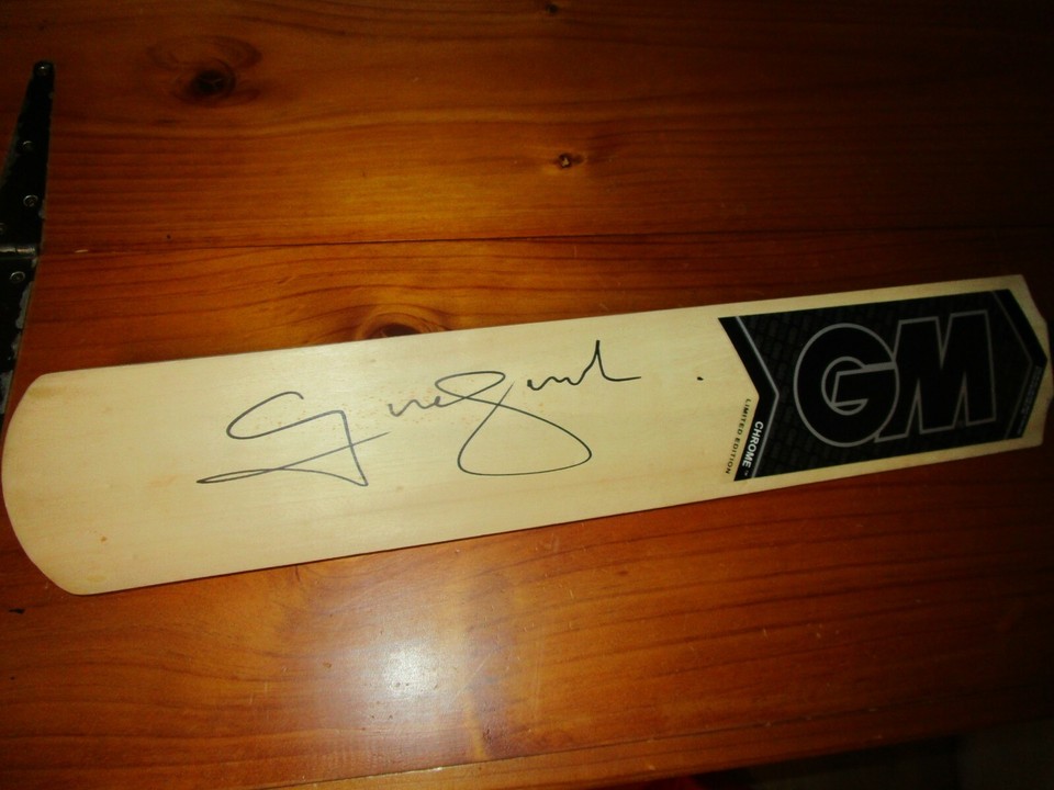 Graeme Smith (South Africa) signed GM "Chrome" Full Size Cricket bat ...