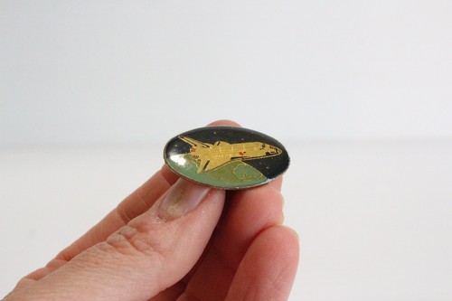 NASA SPACECRAFT PIN, Oval NASA pin, metal enamel pin, USA Spaceship pin ...