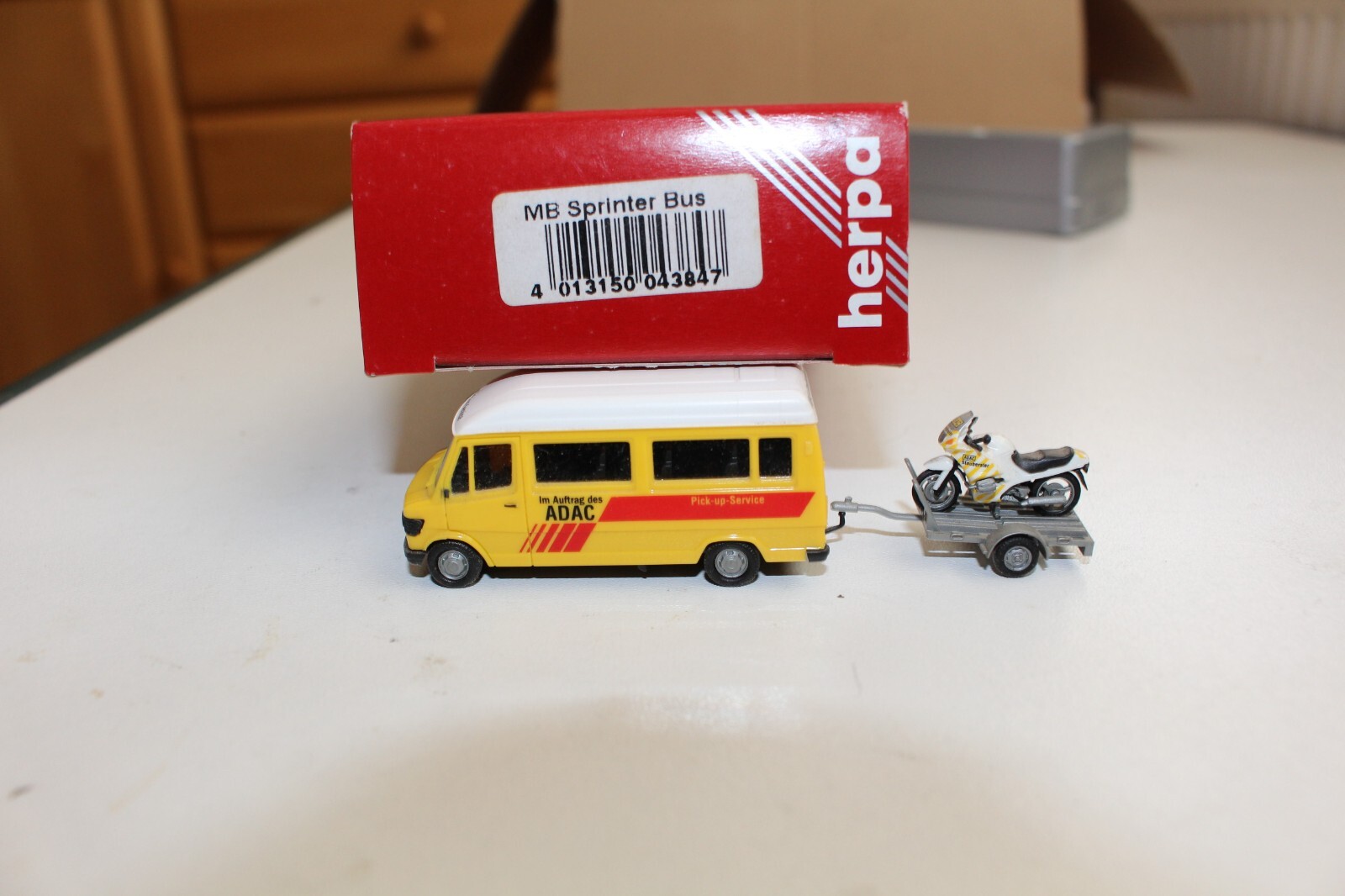 Herpa 1 87 - Mercedes Sprinter ADAC mit Motorrad Art.Nr 043847 online ...
