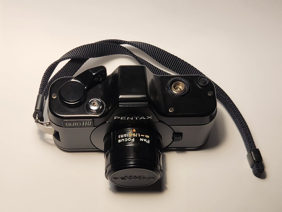 Pentax Auto 110 w/ 18mm Pan Focus Lens / Flash / Bag / Manuals (For ...