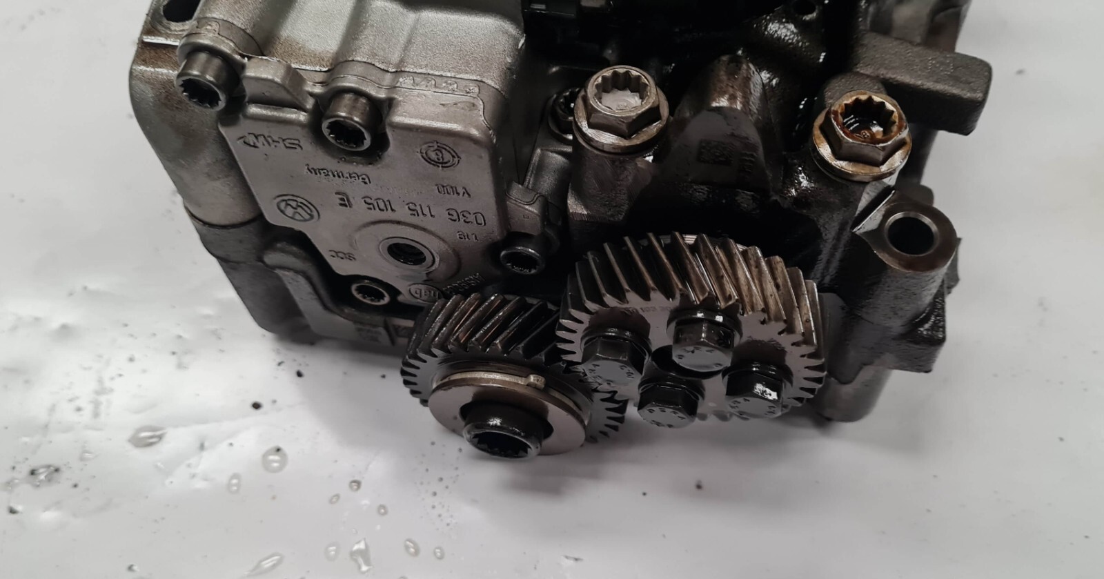 Audi A3 8p 2.0 TDI CBAB Engine Oil Pump Balance Shaft 03Q103537B for ...