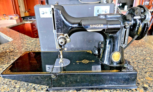 VTG Singer 221-1 Portable Electric Sewing Machine 1952 LOTS of EXTRAS ...