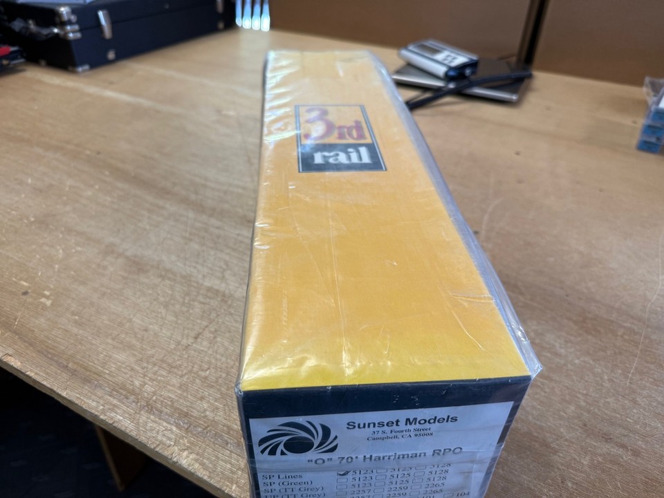 O BRASS SUNSET SP LINES BAGGAGE RPO FACTORY PAINT MINT SEE PICS/READ ...