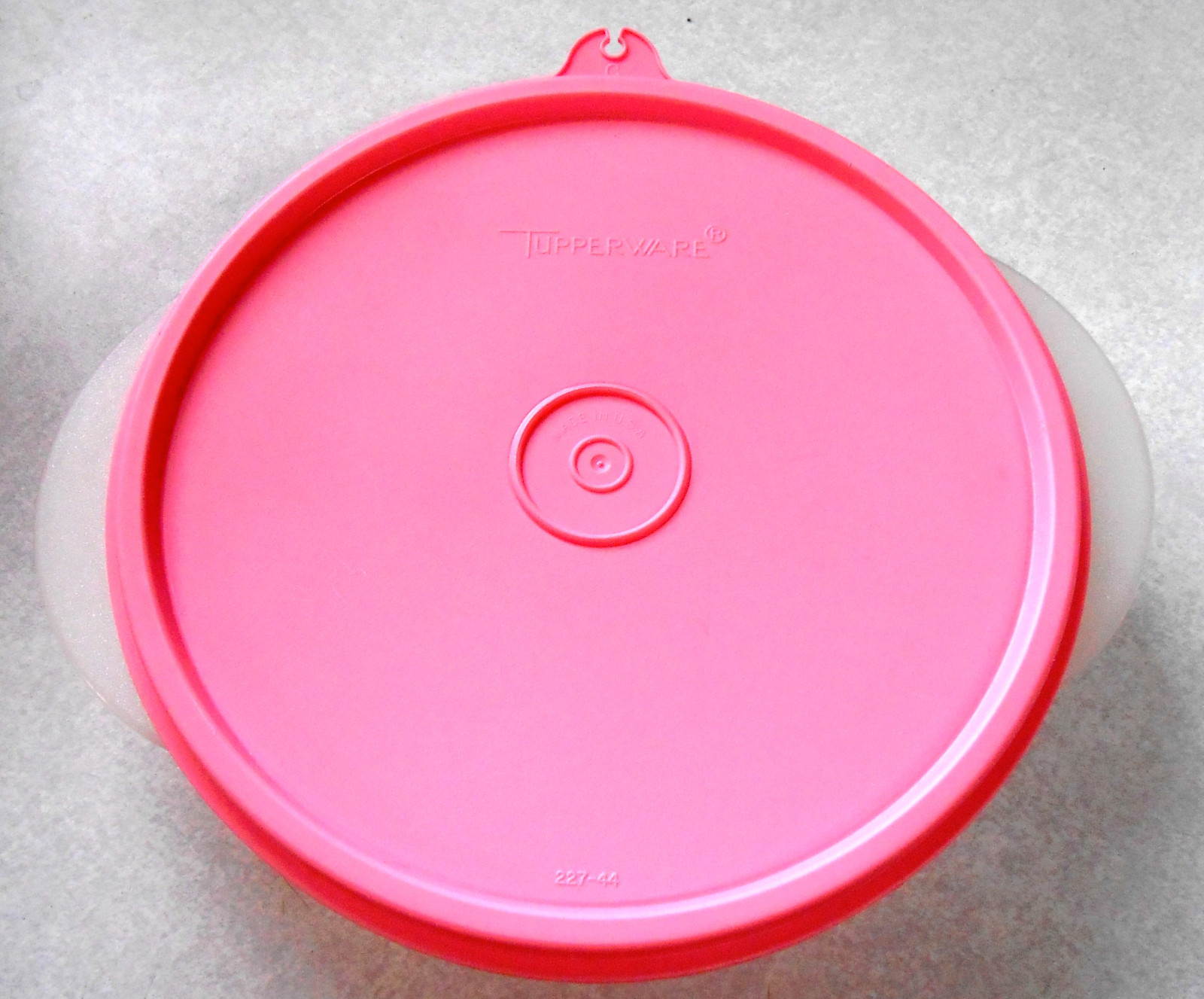 TUPPERWARE BOWL WITH LID #2646A-3 AND 227-44 | eBay